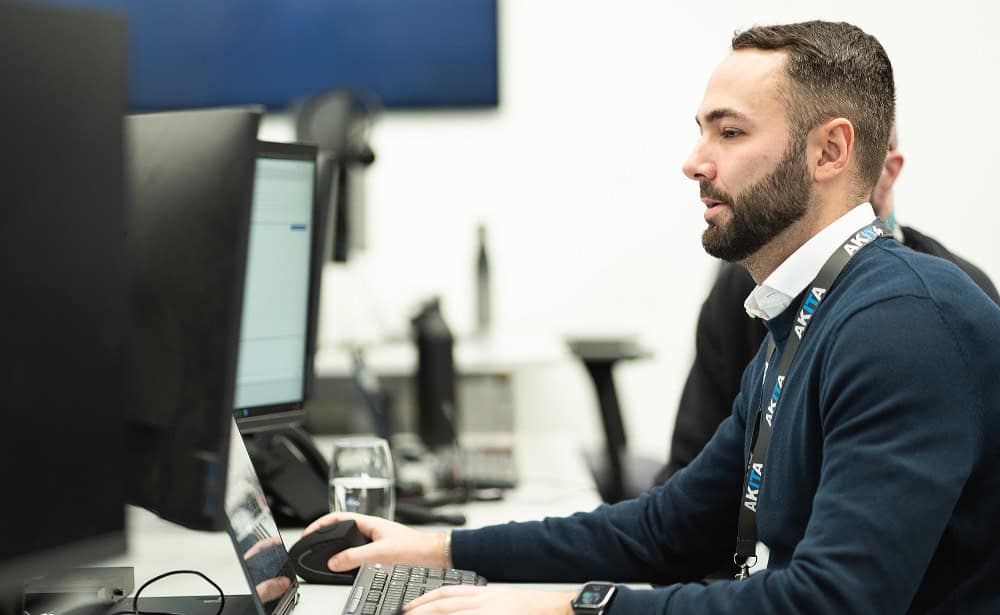 IT Support for Insurance Companies London, UK - Akita